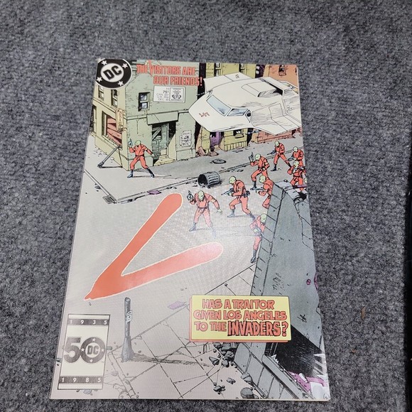 DC Comics | Toys | Dc Comics V The Visitors Are Our Friends Comic ...